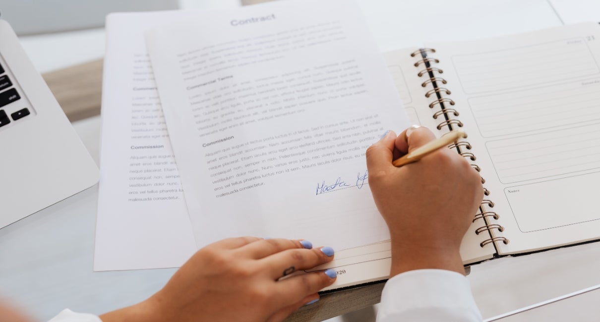 10 things you need to check before signing a contract | JobTeaser